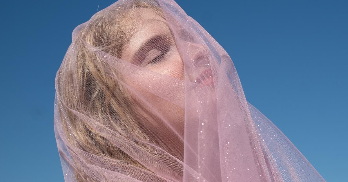 Live music by Sainte Nicole